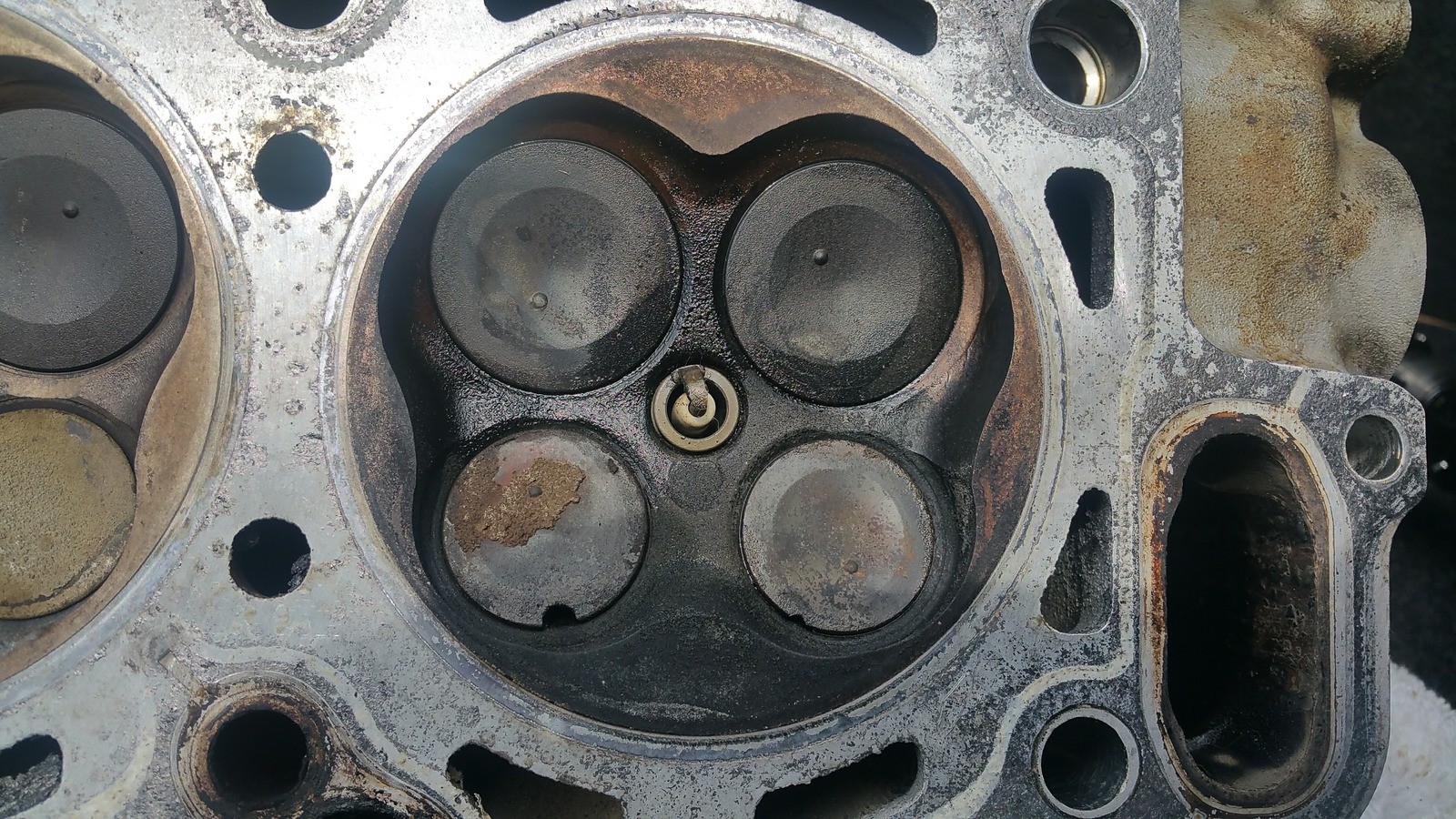 Differences between VVTi & non-VVTi head? Got burnt valves (heavy pic ...